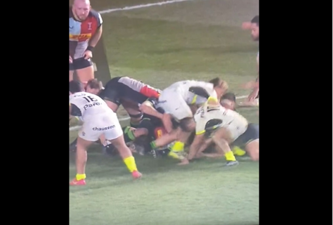 VIDEO : Le très vilain geste de Thomas Ramos effectué sur Marcus Smith ! - Minute Sports